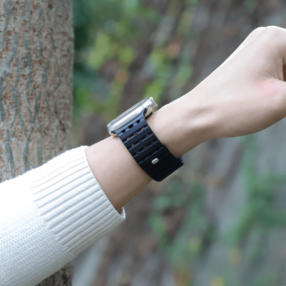 Apple Watch strap | Vere Magnetic Silicone strap | Compatible with ...